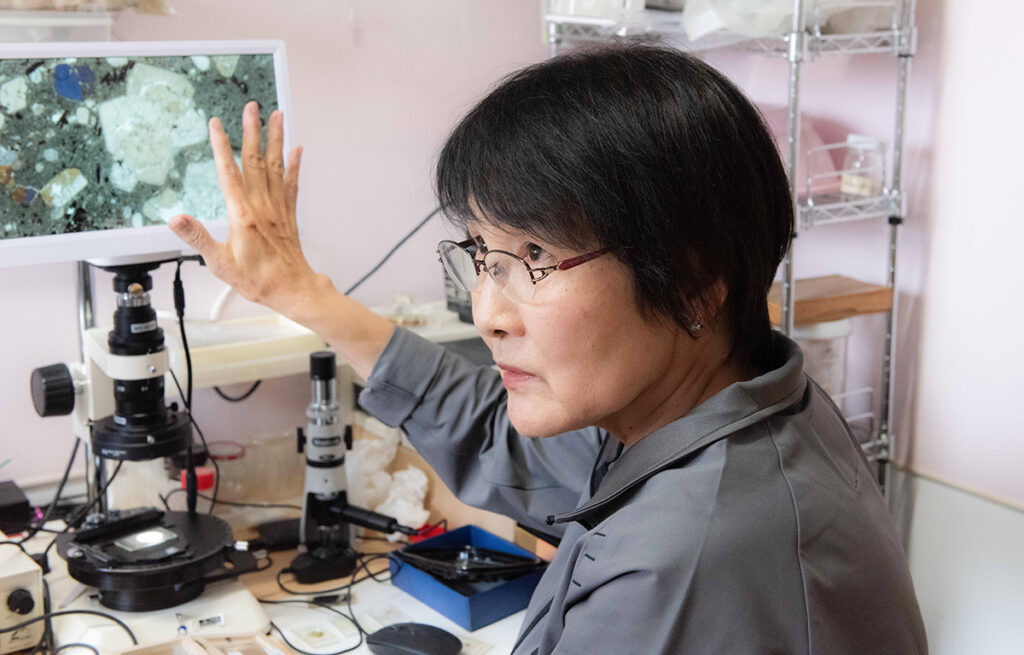 厚さ0.03mmの薄片が解き明かす地球、生命、身体の神秘 - Bplatz | 大阪産業創造館 中小企業情報サイト「ビープラッツ」